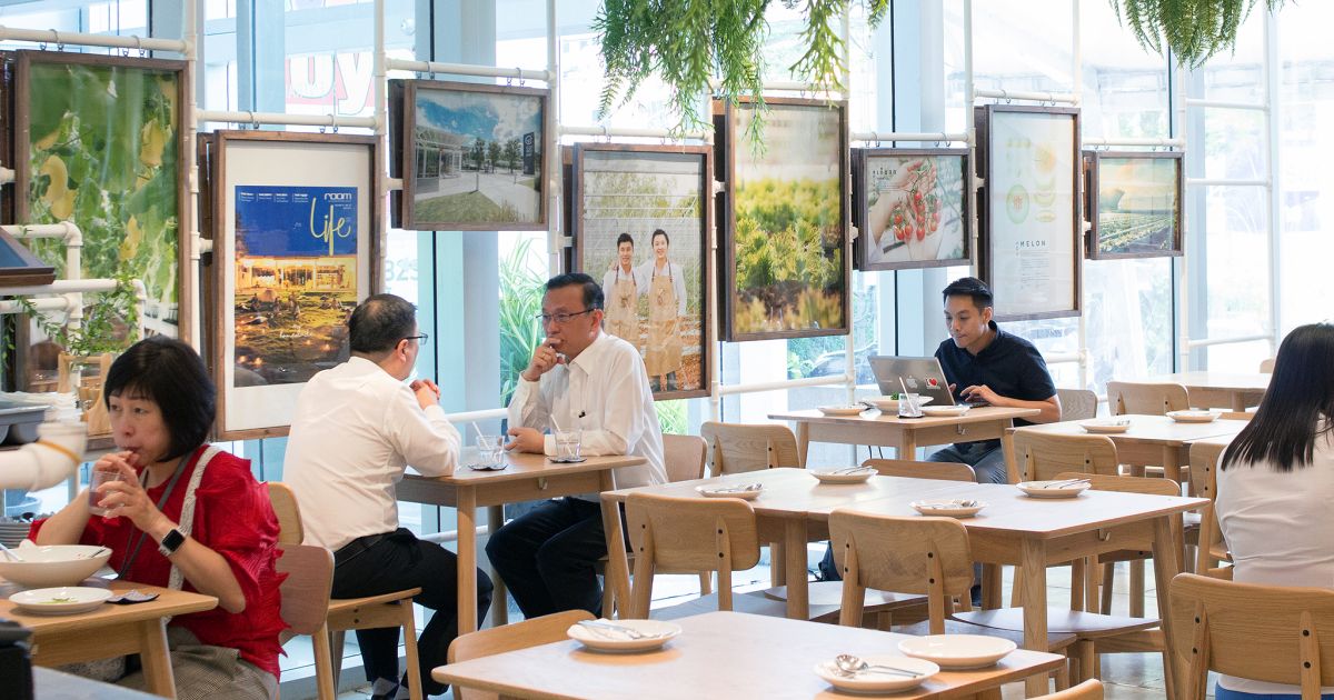 CORO Field Cafe สาขาเอสพลานาด