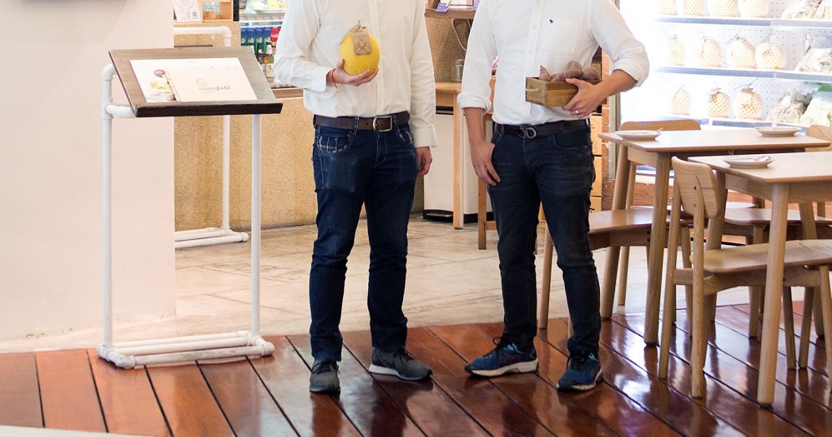 CORO Field Cafe สาขาเอสพลานาด